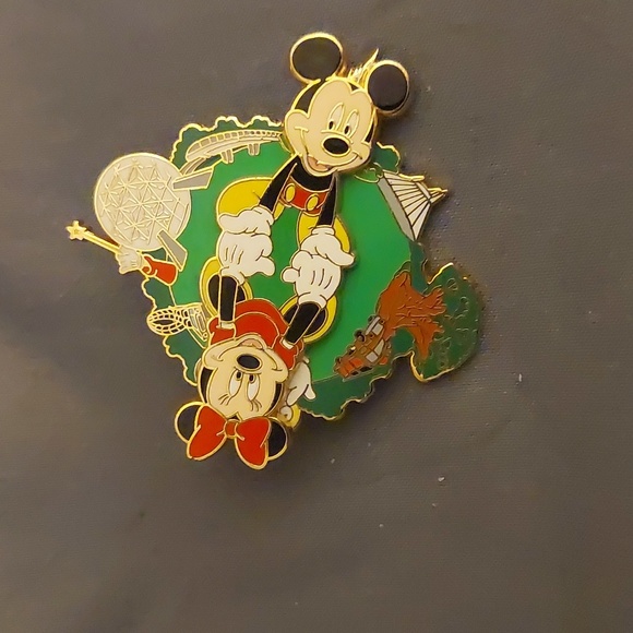 Disney | Jewelry | Disney Minnie And Mickey Mouse Epcot Pin | Poshmark